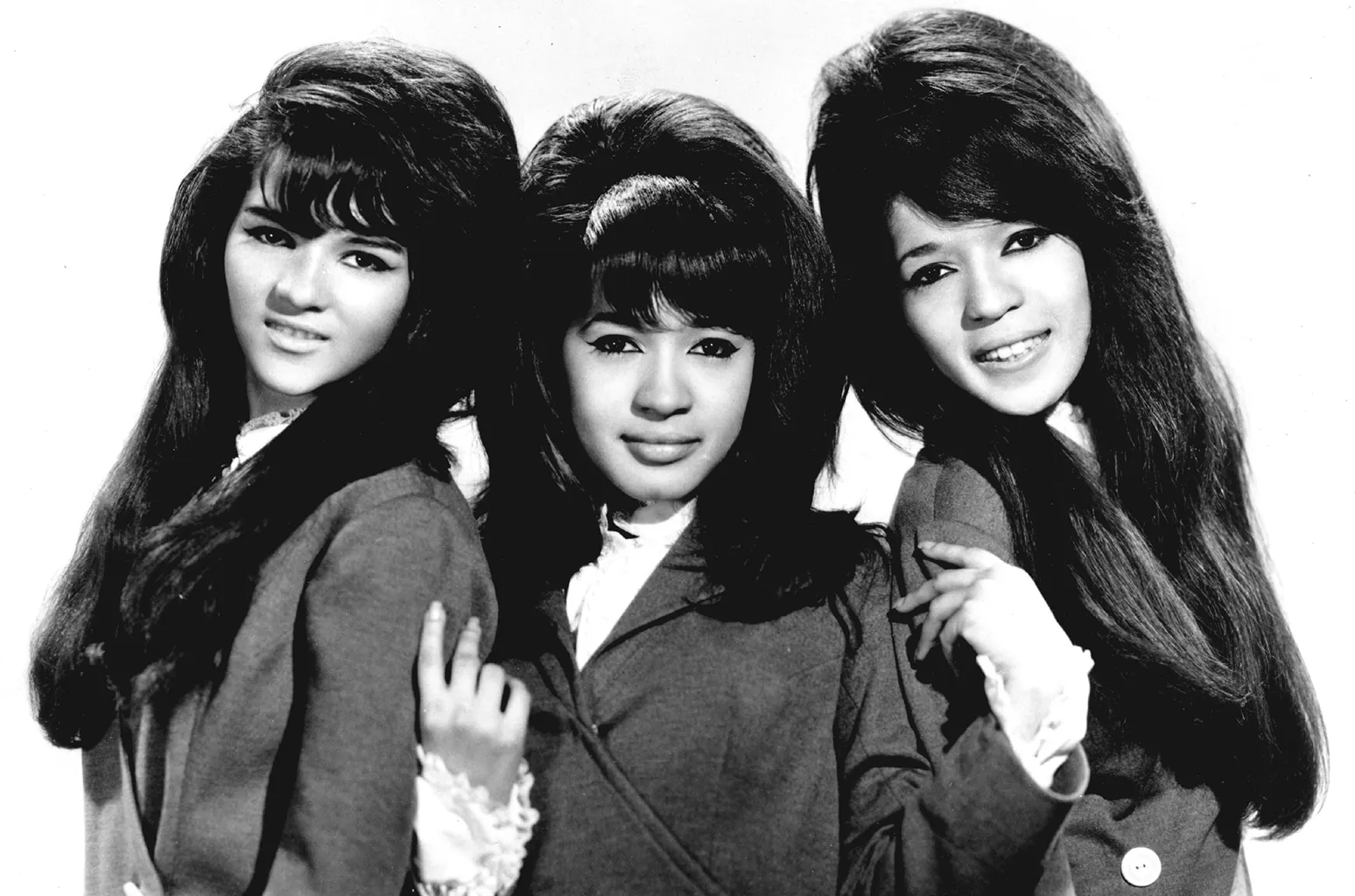 The Ronettes - Sleigh Ride - Music Legend