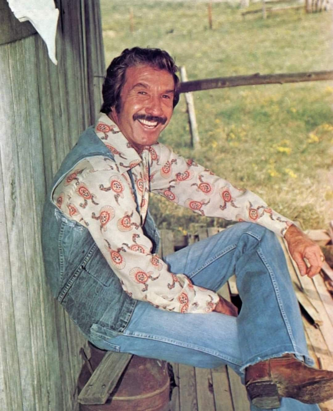 Marty Robbins - Helen - Music Legend