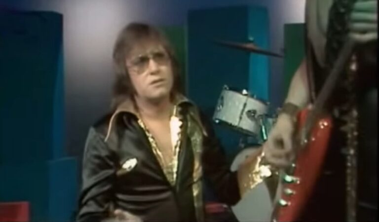 Mud - The Secrets That You Keep (1975) - Music Legend